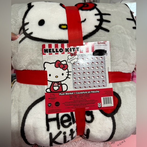 Hello Kitty | Bedding | Hello Kitty Queen Blanket 9x90 | Poshmark